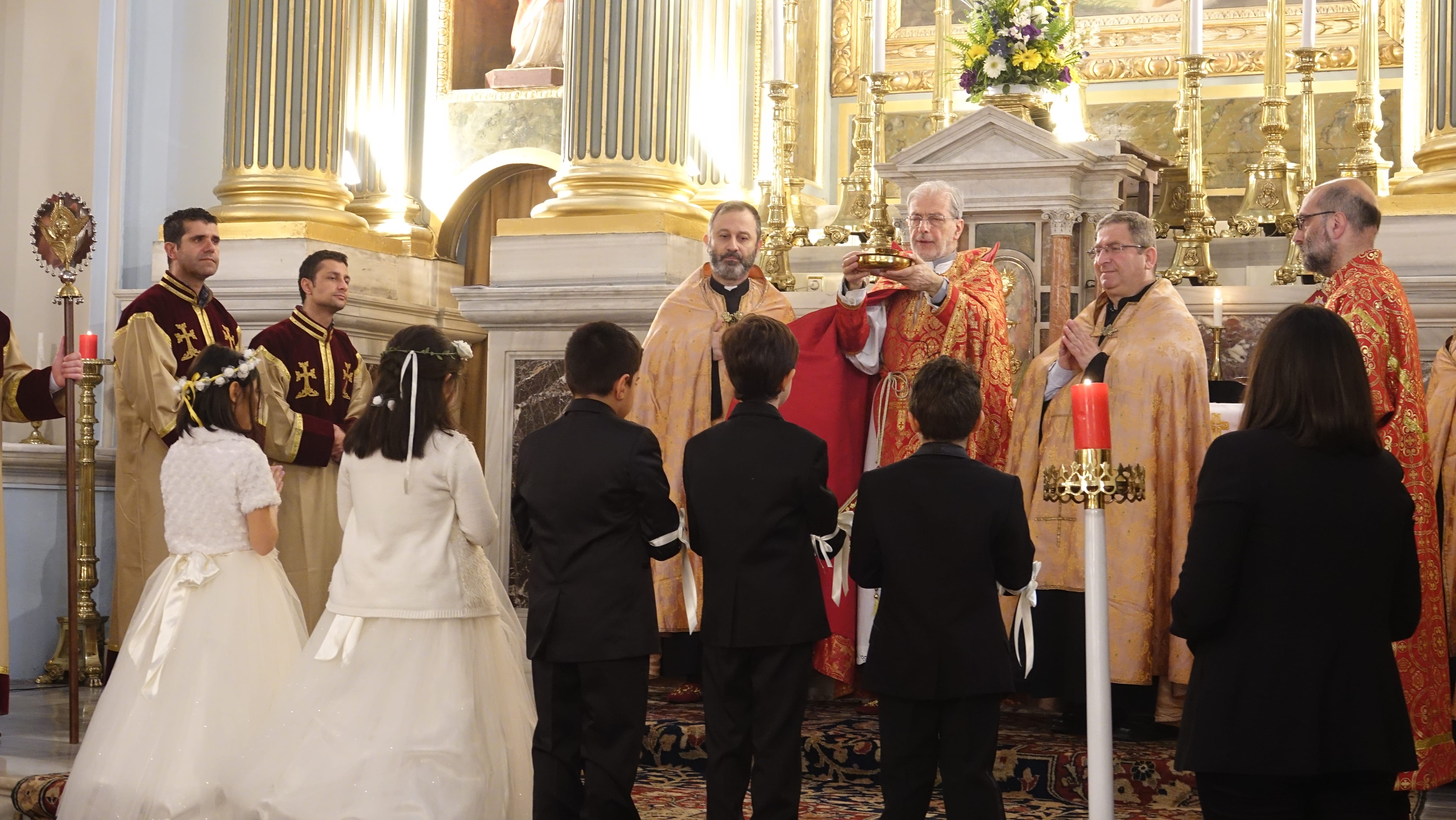 The First Communion Mass in the Armenian Catholic Church - SAT-7 TÜRK HABER