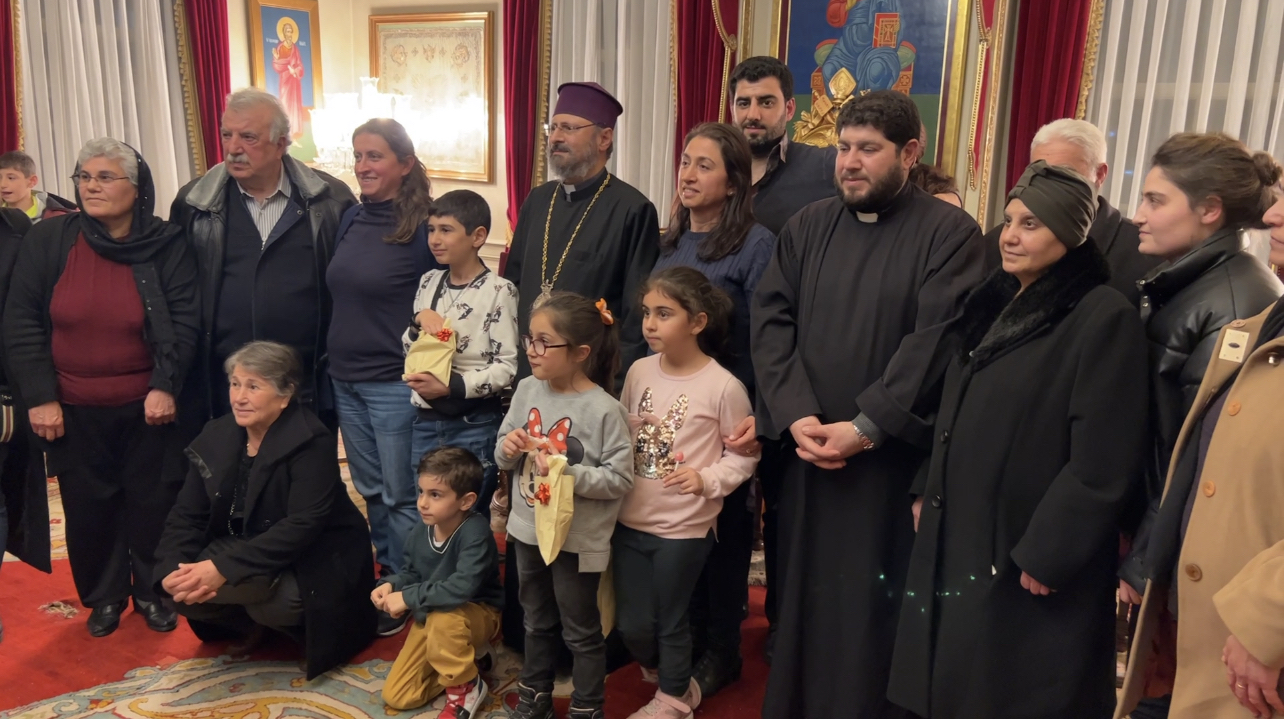 Patrik Sahak II, Deprem Bölgesinden Gelen Ermeni Toplumu ile Buluştu ...